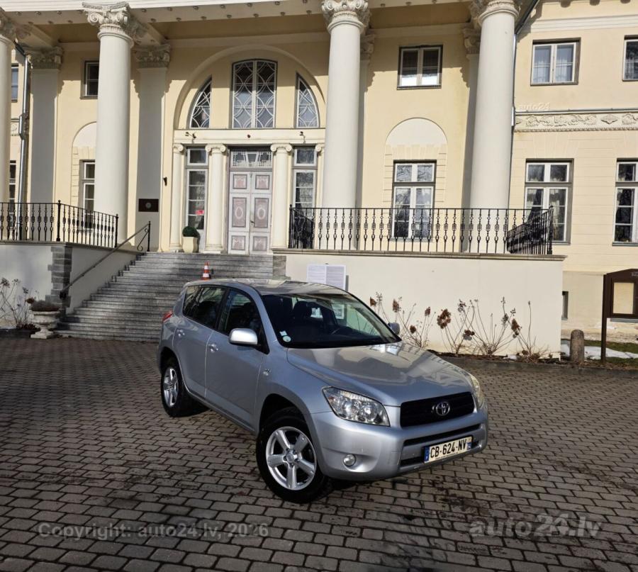 Toyota RAV4 2007 in Tallinn, with an engine capacity of 2.20 L and mileage of 250 thousand km for 5880 €, photo 3 on AUTOMOTO.COM.LV