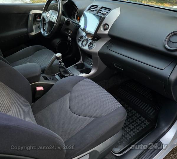 Toyota RAV4 2007 Tallina, ar dzinēja tilpumu 2.20 L un nobraukumu 250 tūkst. km par 5880 €, foto 11 vietnē AUTOMOTO.COM.LV