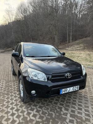 Toyota RAV4 2007 in Vilnius, with an engine capacity of 2.20 L and mileage of 431 thousand km for 2550 €, photo 2 on AUTOMOTO.COM.LV
