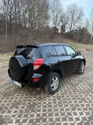 Toyota RAV4 2007 in Vilnius, with an engine capacity of 2.20 L and mileage of 431 thousand km for 2550 €, photo 3 on AUTOMOTO.COM.LV