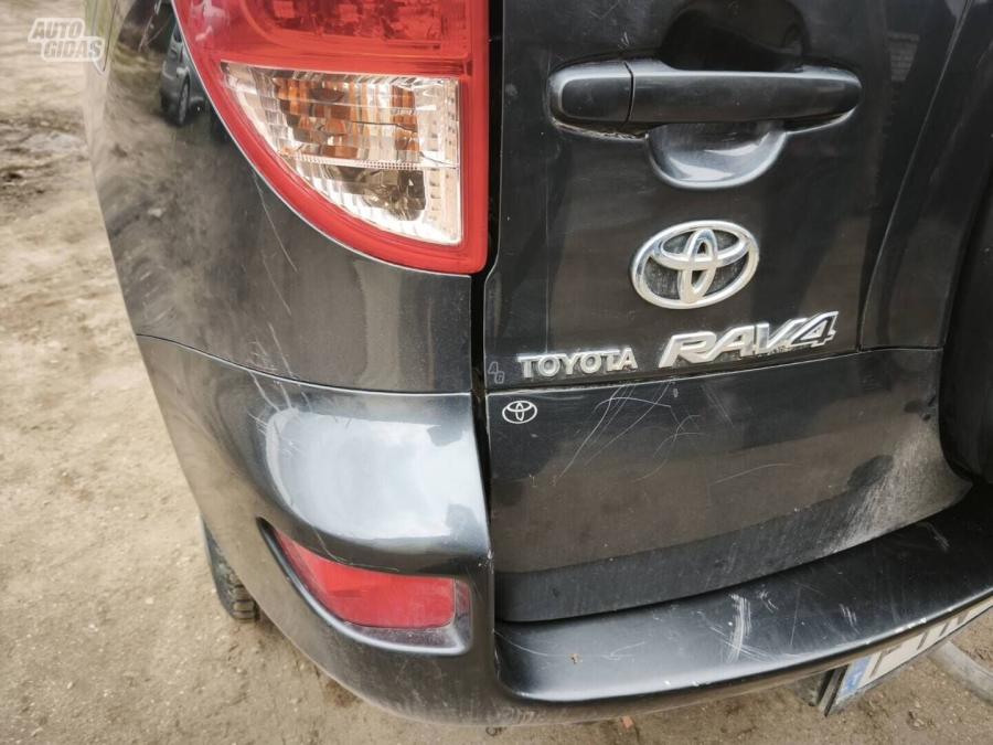 Toyota RAV4 2007 Viļņa, ar dzinēja tilpumu 2.20 L un nobraukumu 289 tūkst. km par 2150 €, foto 3 vietnē AUTOMOTO.COM.LV