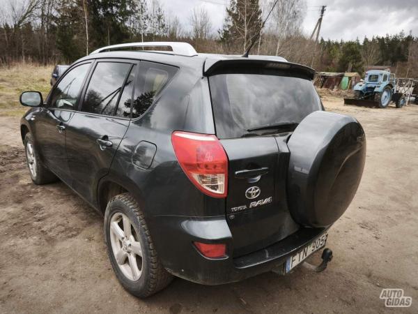 Toyota RAV4 2007 in Vilnius, with an engine capacity of 2.20 L and mileage of 289 thousand km for 2150 €, photo 3 on AUTOMOTO.COM.LV