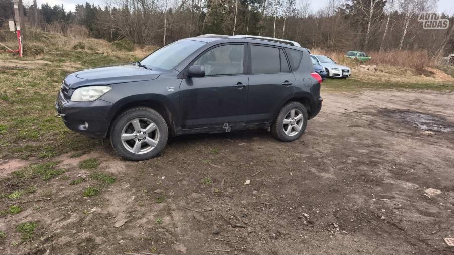 Toyota RAV4 2007 Viļņa, ar dzinēja tilpumu 2.20 L un nobraukumu 289 tūkst. km par 2150 €, foto 7 vietnē AUTOMOTO.COM.LV