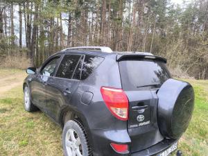 Toyota RAV4 2007 in Ignalina, with an engine capacity of 2.20 L and mileage of 319 thousand km for 2100 €, photo 4 on AUTOMOTO.COM.LV