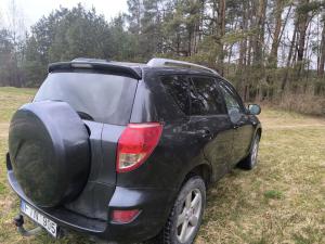 Toyota RAV4 2007 in Ignalina, with an engine capacity of 2.20 L and mileage of 319 thousand km for 2100 €, photo 5 on AUTOMOTO.COM.LV