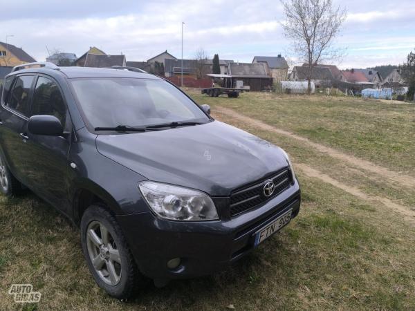 Toyota RAV4 2007 in Ignalina, with an engine capacity of 2.20 L and mileage of 319 thousand km for 2100 €, photo 5 on AUTOMOTO.COM.LV