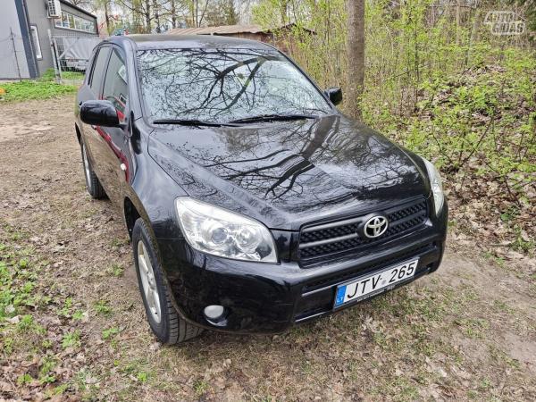 Toyota RAV4 2007 Viļņa, ar dzinēja tilpumu 2.20 L un nobraukumu 236 tūkst. km par 3650 €, foto 2 vietnē AUTOMOTO.COM.LV