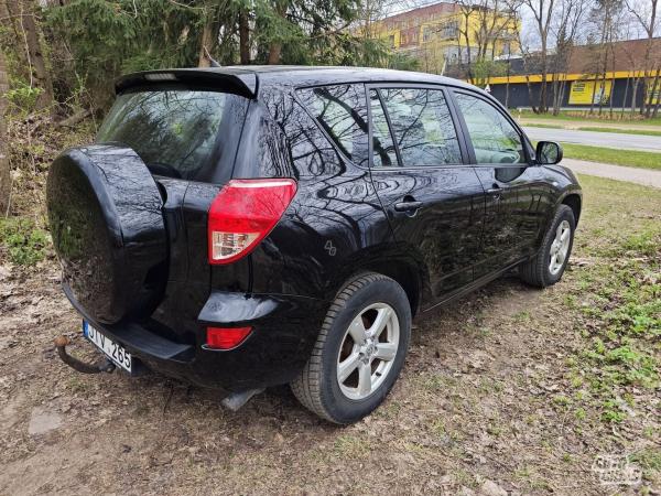 Toyota RAV4 2007 Viļņa, ar dzinēja tilpumu 2.20 L un nobraukumu 236 tūkst. km par 3650 €, foto 3 vietnē AUTOMOTO.COM.LV