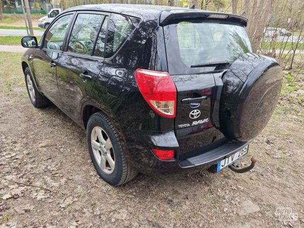 Toyota RAV4 2007 Viļņa, ar dzinēja tilpumu 2.20 L un nobraukumu 236 tūkst. km par 3650 €, foto 4 vietnē AUTOMOTO.COM.LV