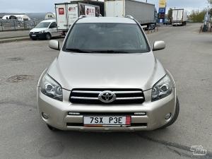 Toyota RAV4 2007 Marijampole, ar dzinēja tilpumu 2.20 L un nobraukumu 300 tūkst. km par 3299 €, foto 3 vietnē AUTOMOTO.COM.LV