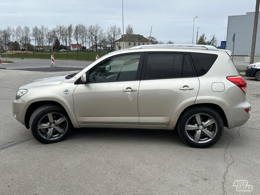 Toyota RAV4 2007 Marijampole, ar dzinēja tilpumu 2.20 L un nobraukumu 300 tūkst. km par 3299 €, foto 5 vietnē AUTOMOTO.COM.LV
