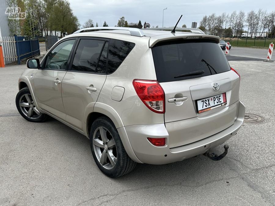 Toyota RAV4 2007 Marijampole, ar dzinēja tilpumu 2.20 L un nobraukumu 300 tūkst. km par 3299 €, foto 6 vietnē AUTOMOTO.COM.LV