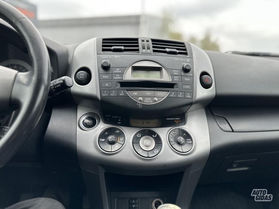 Toyota RAV4 2007 Marijampole, ar dzinēja tilpumu 2.20 L un nobraukumu 300 tūkst. km par 3299 €, foto 15 vietnē AUTOMOTO.COM.LV