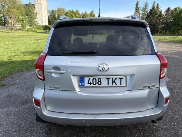 Toyota RAV4 2007 Paide, ar dzinēja tilpumu 2.20 L un nobraukumu 331 tūkst. km par 3700 €, foto 4 vietnē AUTOMOTO.COM.LV