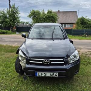 Toyota RAV4 2007 in Vilnius, with an engine capacity of 2.20 L and mileage of 230 thousand km for 1650 €, photo 3 on AUTOMOTO.COM.LV