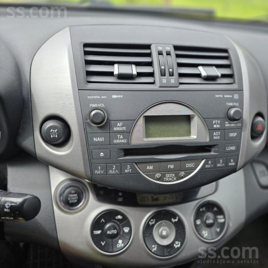 Toyota RAV4 2007 in Riga, with an engine capacity of 2.20 L and mileage of 332 thousand km for 2000 €, photo 12 on AUTOMOTO.COM.LV