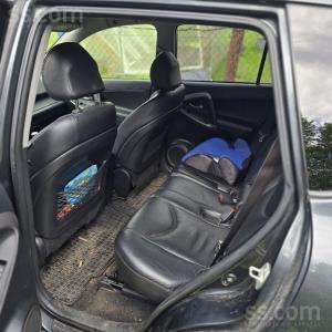 Toyota RAV4 2007 in Riga, with an engine capacity of 2.20 L and mileage of 332 thousand km for 2000 €, photo 13 on AUTOMOTO.COM.LV