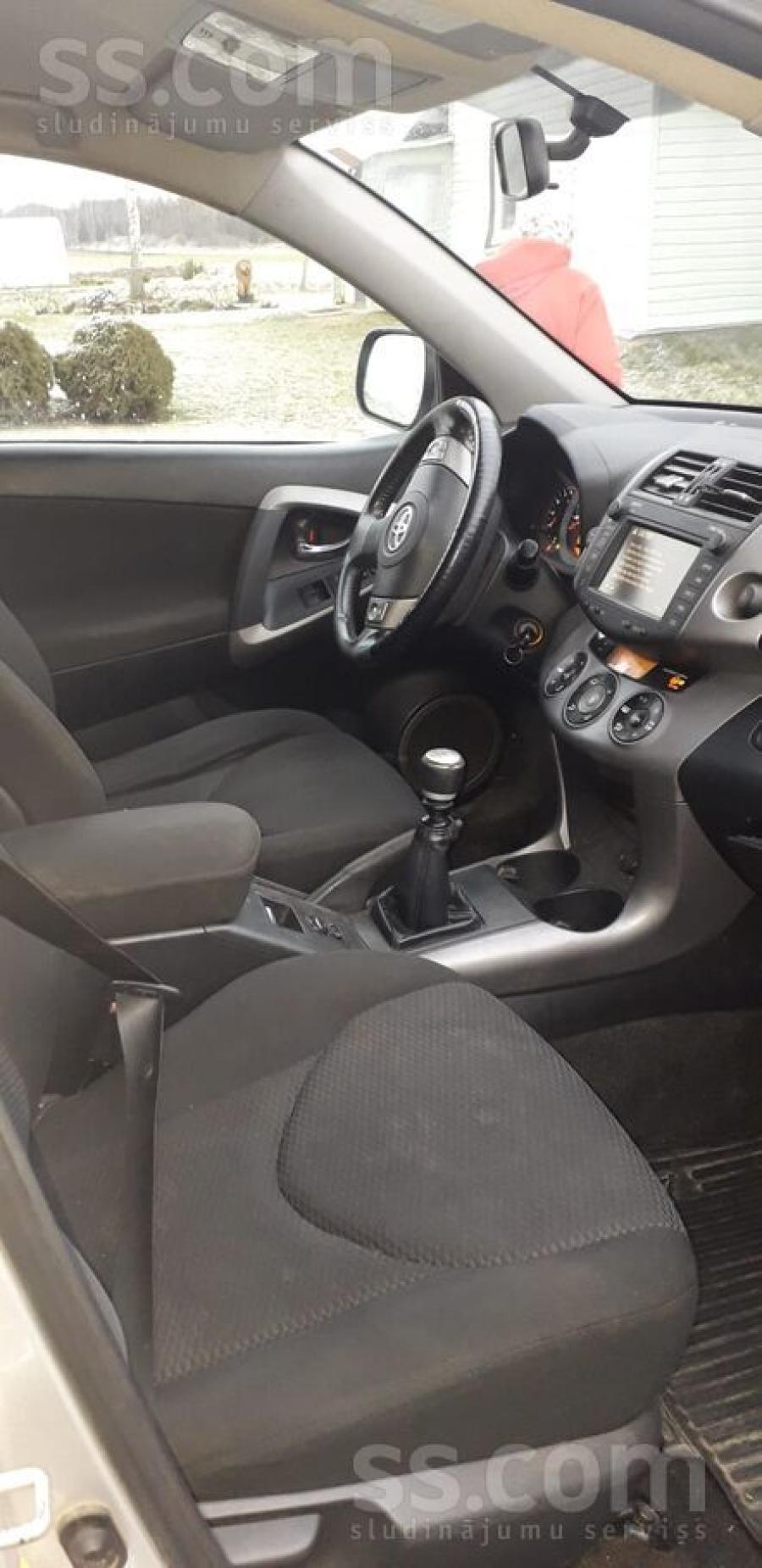 Toyota RAV4 2007 in Jekabpils, with an engine capacity of 2.20 L and mileage of 310 thousand km for 3895 €, photo 3 on AUTOMOTO.COM.LV