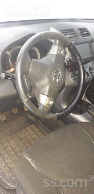 Toyota RAV4 2007 in Jekabpils, with an engine capacity of 2.20 L and mileage of 310 thousand km for 3895 €, photo 5 on AUTOMOTO.COM.LV