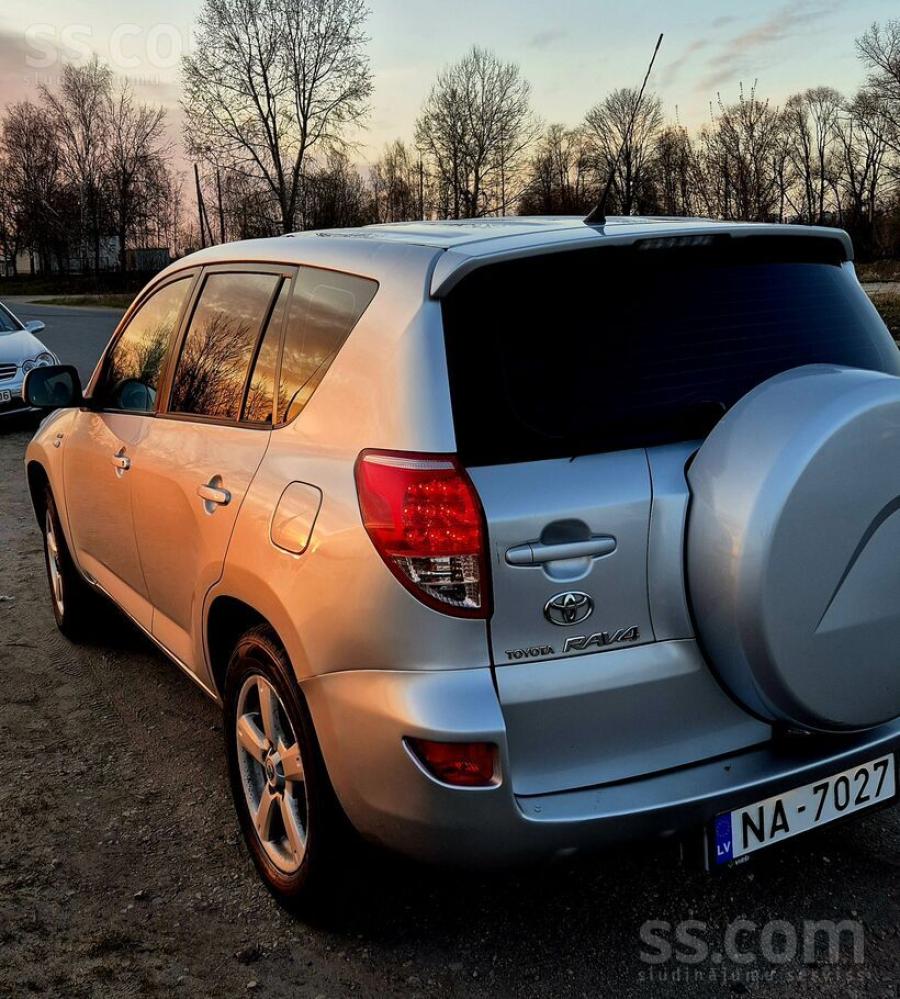 Тойота РАВ 4 2007 в Рига, объемом двигателя 2.20 л и пробегом 270 тыс. км за 4200 €, фото 4 на AUTOMOTO.COM.LV