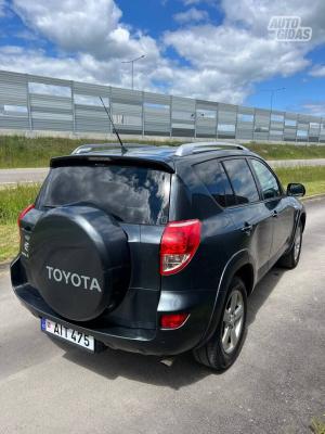 Toyota RAV4 2007 Marijampole, ar dzinēja tilpumu 2.20 L un nobraukumu 269 tūkst. km par 3500 €, foto 4 vietnē AUTOMOTO.COM.LV