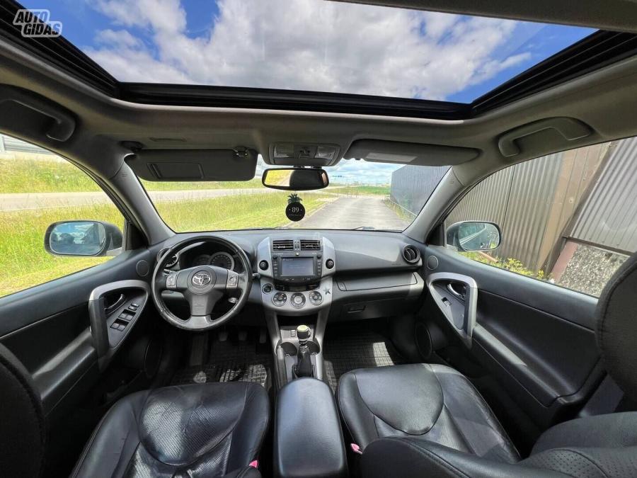 Toyota RAV4 2007 Marijampole, ar dzinēja tilpumu 2.20 L un nobraukumu 269 tūkst. km par 3500 €, foto 6 vietnē AUTOMOTO.COM.LV
