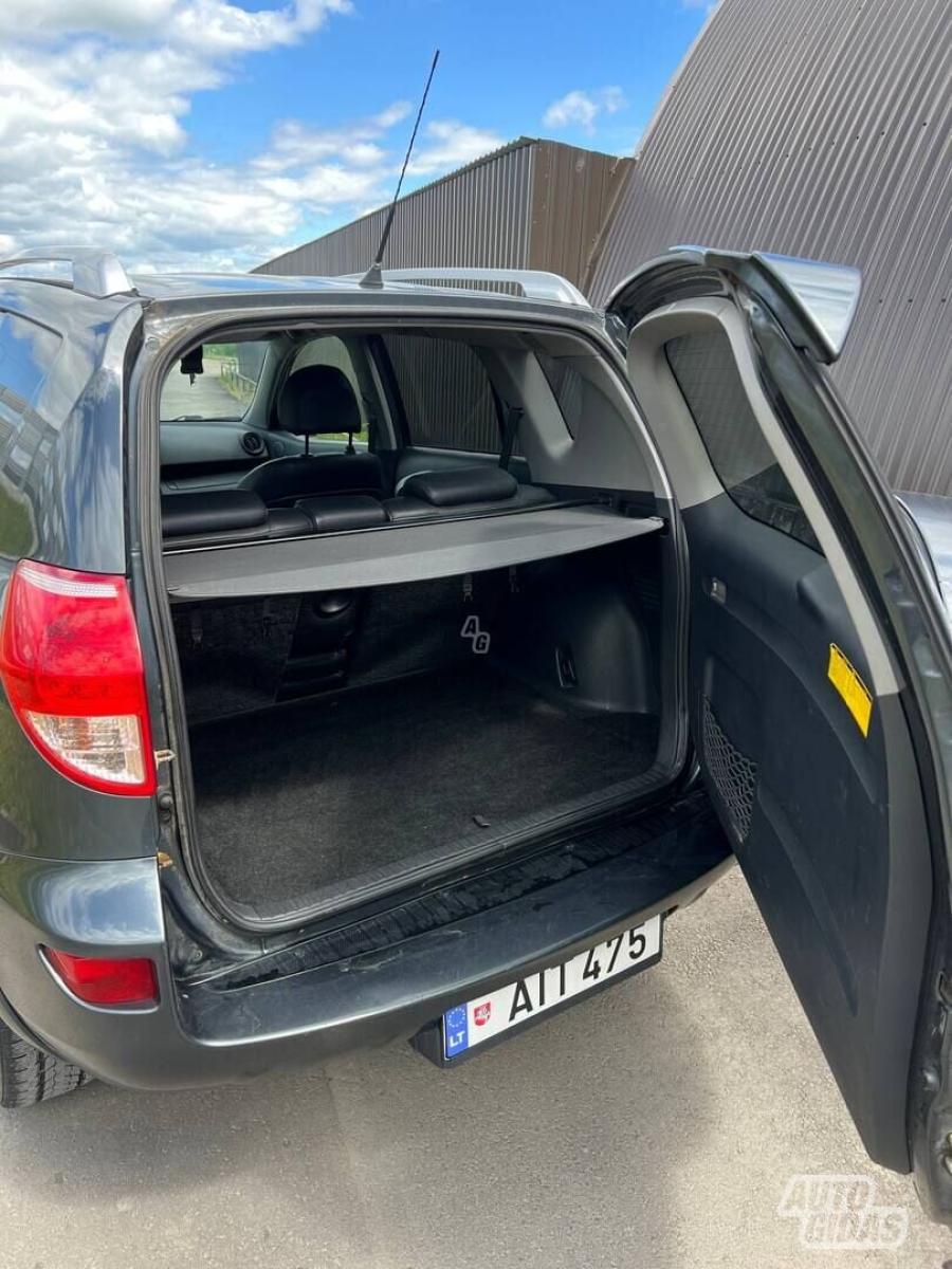 Toyota RAV4 2007 Marijampole, ar dzinēja tilpumu 2.20 L un nobraukumu 269 tūkst. km par 3500 €, foto 9 vietnē AUTOMOTO.COM.LV