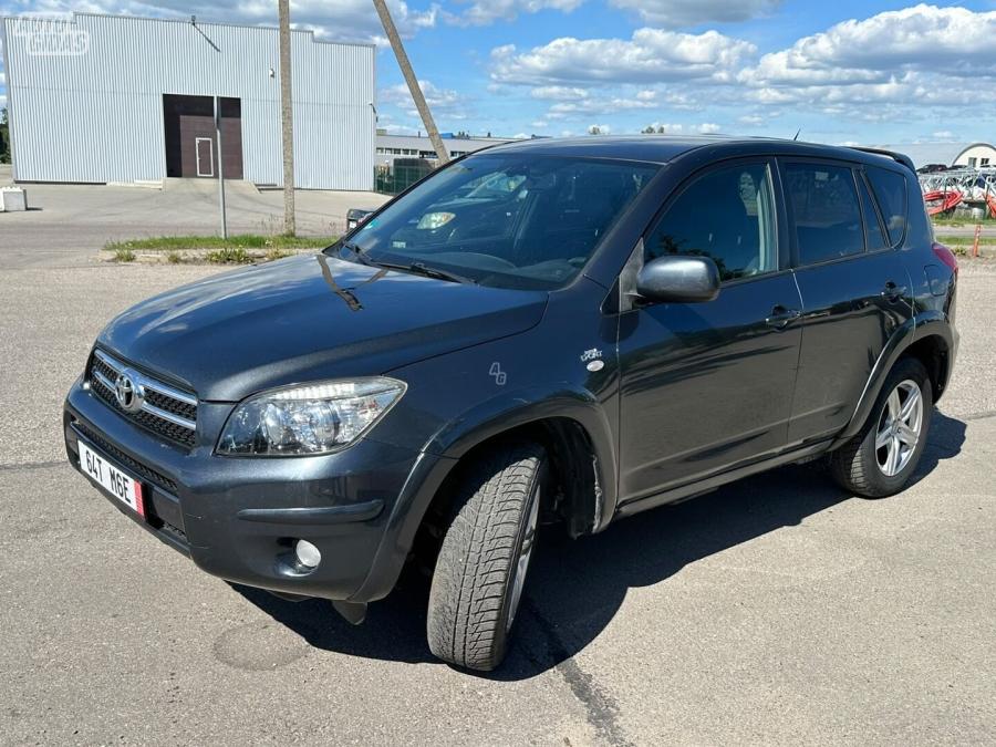 Toyota RAV4 2007 in Marijampole, with an engine capacity of 2.20 L and mileage of 176 thousand km for 3699 €, photo 4 on AUTOMOTO.COM.LV