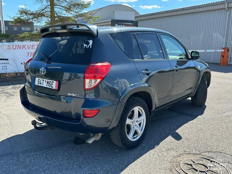 Toyota RAV4 2007 in Marijampole, with an engine capacity of 2.20 L and mileage of 176 thousand km for 3699 €, photo 8 on AUTOMOTO.COM.LV