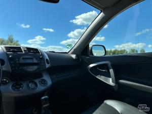 Toyota RAV4 2007 in Marijampole, with an engine capacity of 2.20 L and mileage of 176 thousand km for 3699 €, photo 18 on AUTOMOTO.COM.LV