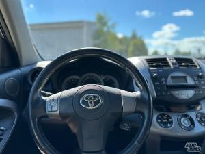 Toyota RAV4 2007 in Marijampole, with an engine capacity of 2.20 L and mileage of 176 thousand km for 3699 €, photo 19 on AUTOMOTO.COM.LV