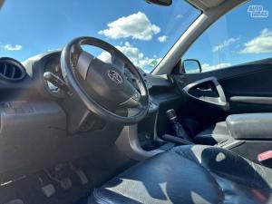 Toyota RAV4 2007 in Marijampole, with an engine capacity of 2.20 L and mileage of 176 thousand km for 3699 €, photo 20 on AUTOMOTO.COM.LV