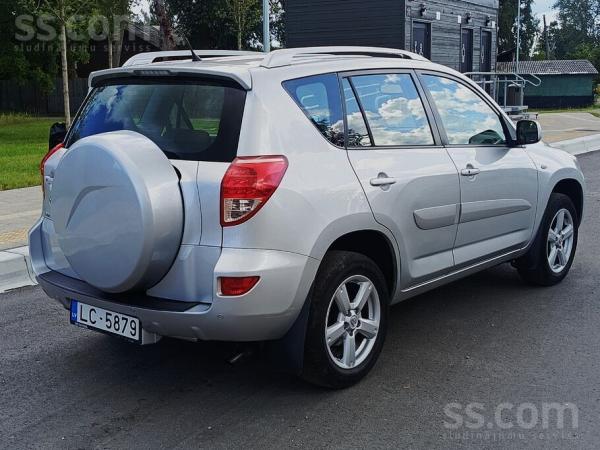 Toyota RAV4 2007 in Riga, with an engine capacity of 2.00 L and mileage of 162 thousand km for 5200 €, photo 4 on AUTOMOTO.COM.LV