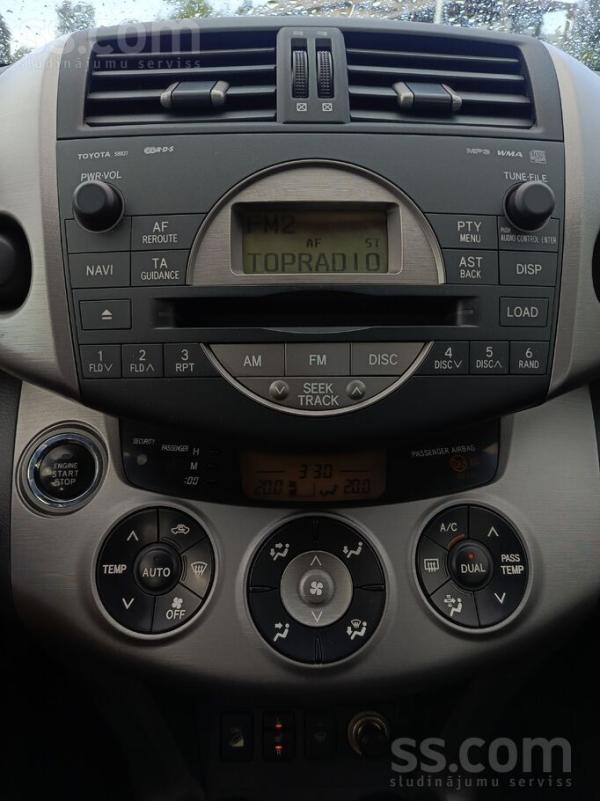 Toyota RAV4 2007 in Riga, with an engine capacity of 2.00 L and mileage of 162 thousand km for 5200 €, photo 8 on AUTOMOTO.COM.LV