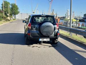 Toyota RAV4 2007 in Klaipeda, with an engine capacity of 2.23 L and mileage of 274 thousand km for 3200 €, photo 4 on AUTOMOTO.COM.LV