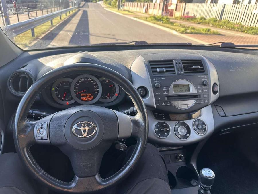 Toyota RAV4 2007 in Klaipeda, with an engine capacity of 2.23 L and mileage of 274 thousand km for 3200 €, photo 8 on AUTOMOTO.COM.LV
