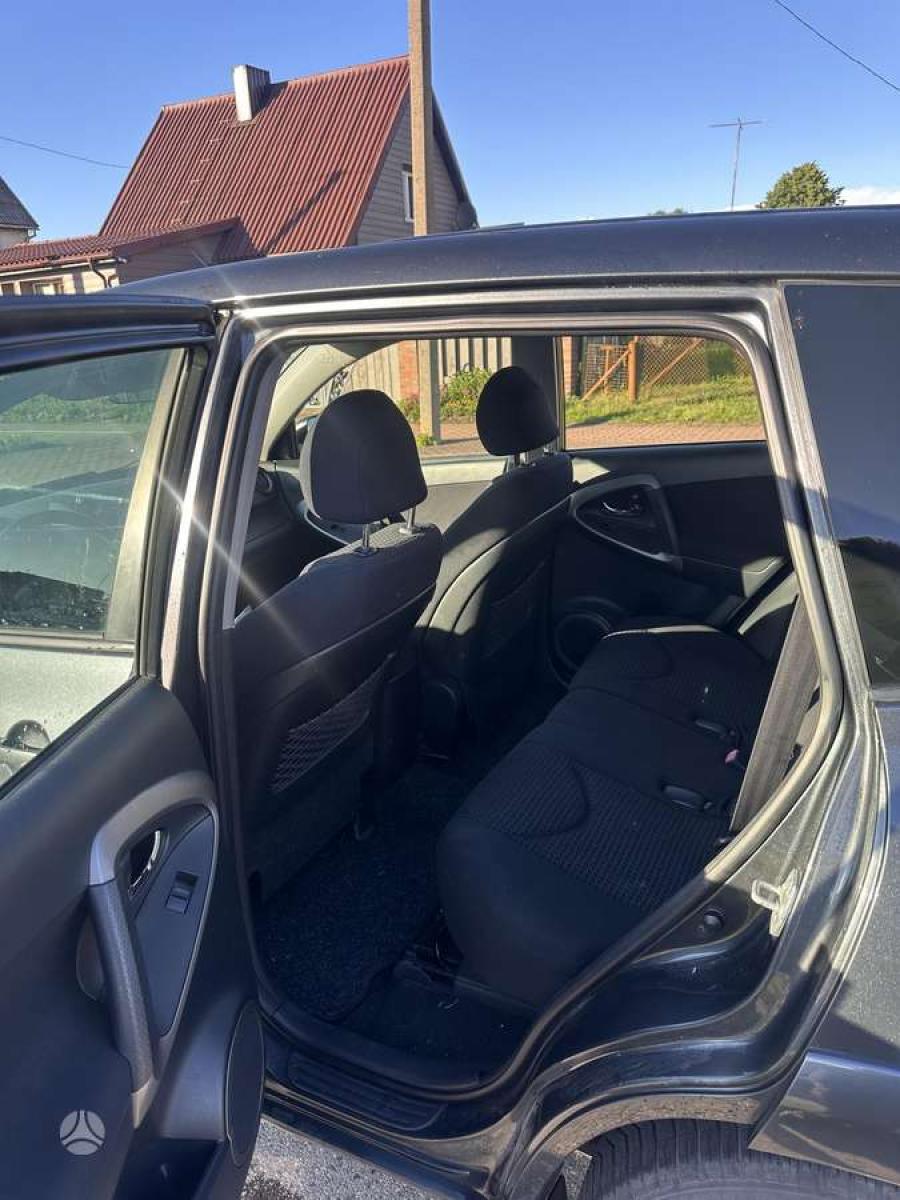 Toyota RAV4 2007 in Klaipeda, with an engine capacity of 2.23 L and mileage of 274 thousand km for 3200 €, photo 10 on AUTOMOTO.COM.LV
