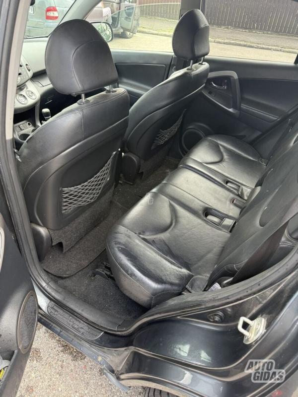 Toyota RAV4 2007 Marijampole, ar dzinēja tilpumu 2.20 L un nobraukumu 350 tūkst. km par 1500 €, foto 9 vietnē AUTOMOTO.COM.LV