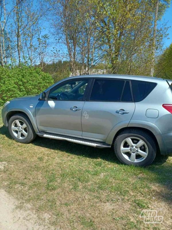 Toyota RAV4 2007 Viļņa, ar dzinēja tilpumu 2.20 L un nobraukumu 285 tūkst. km par 3450 €, foto 5 vietnē AUTOMOTO.COM.LV