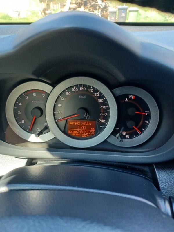 Toyota RAV4 2007 Viļņa, ar dzinēja tilpumu 2.20 L un nobraukumu 285 tūkst. km par 3450 €, foto 7 vietnē AUTOMOTO.COM.LV