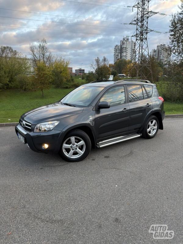 Toyota RAV4 2007 Viļņa, ar dzinēja tilpumu 2.20 L un nobraukumu 368 tūkst. km par 2599 €, foto 1 vietnē AUTOMOTO.COM.LV
