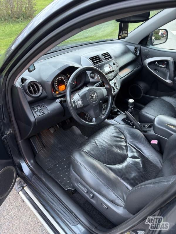 Toyota RAV4 2007 Viļņa, ar dzinēja tilpumu 2.20 L un nobraukumu 368 tūkst. km par 2599 €, foto 7 vietnē AUTOMOTO.COM.LV