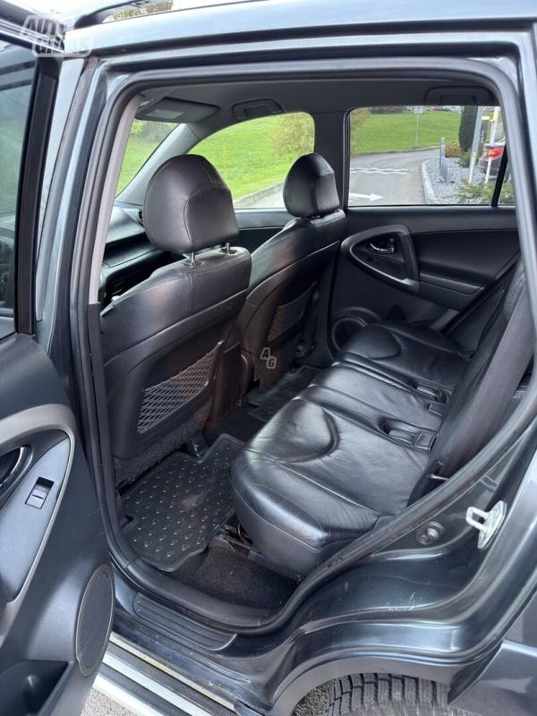 Toyota RAV4 2007 Viļņa, ar dzinēja tilpumu 2.20 L un nobraukumu 368 tūkst. km par 2599 €, foto 10 vietnē AUTOMOTO.COM.LV