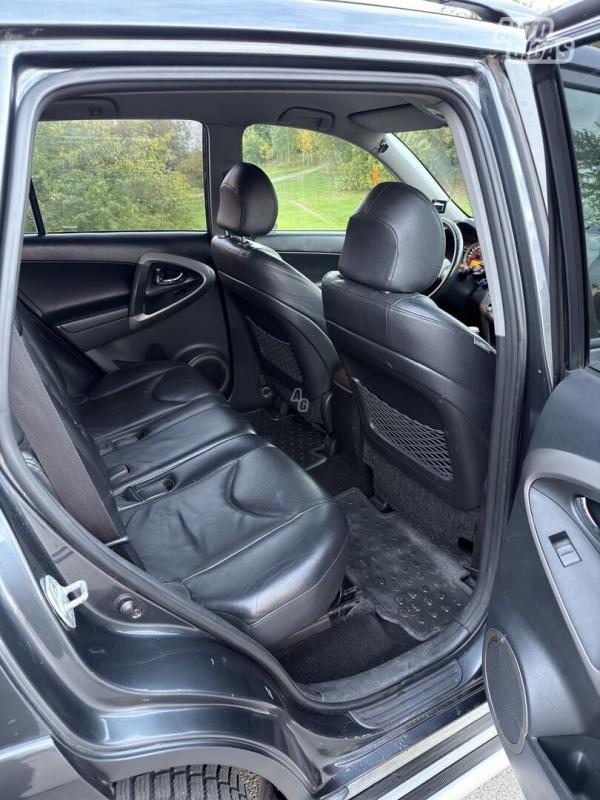 Toyota RAV4 2007 Viļņa, ar dzinēja tilpumu 2.20 L un nobraukumu 368 tūkst. km par 2599 €, foto 11 vietnē AUTOMOTO.COM.LV