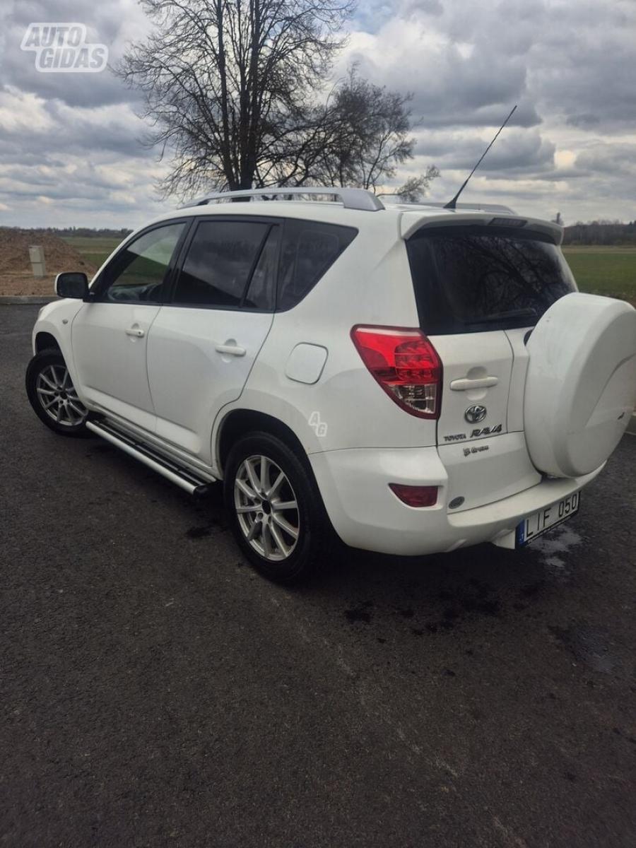 Toyota RAV4 2008 in Vilnius, with an engine capacity of 2.20 L and mileage of 249 thousand km for 5300 €, photo 1 on AUTOMOTO.COM.LV