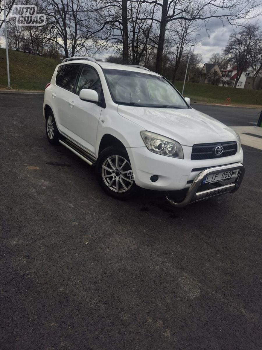 Toyota RAV4 2008 in Vilnius, with an engine capacity of 2.20 L and mileage of 249 thousand km for 5300 €, photo 5 on AUTOMOTO.COM.LV