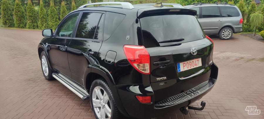Toyota RAV4 2008 in Utena, with an engine capacity of 2.20 L and mileage of 250 thousand km for 4900 €, photo 7 on AUTOMOTO.COM.LV