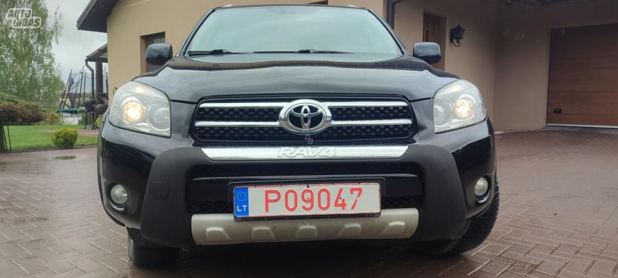 Toyota RAV4 2008 in Utena, with an engine capacity of 2.20 L and mileage of 250 thousand km for 4900 €, photo 9 on AUTOMOTO.COM.LV