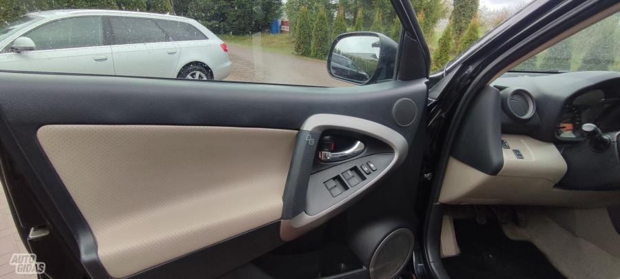 Toyota RAV4 2008 in Utena, with an engine capacity of 2.20 L and mileage of 250 thousand km for 4900 €, photo 28 on AUTOMOTO.COM.LV