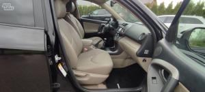 Toyota RAV4 2008 in Utena, with an engine capacity of 2.20 L and mileage of 250 thousand km for 4900 €, photo 32 on AUTOMOTO.COM.LV